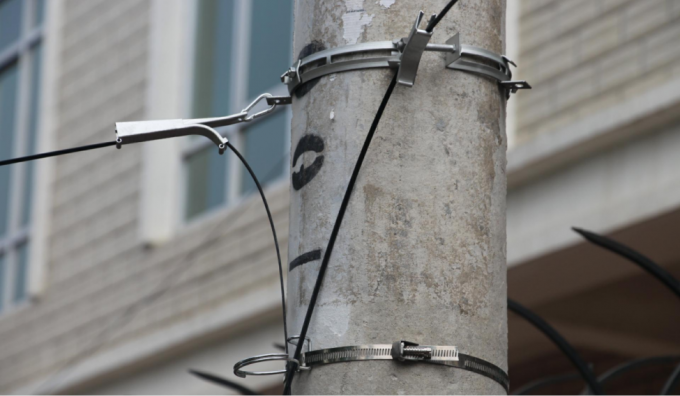 200N FTTH CMR ISO 9001 Fiber Drop Wire Clamp , Vertical Cable ...